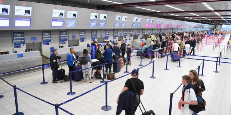 「be into」の意味と使い方【例文でわかりやすく解説】 | EigoBiz